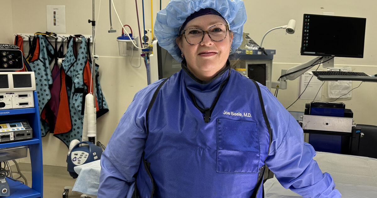 Traveling apron keeps trauma surgeon’s memory alive | IU Health