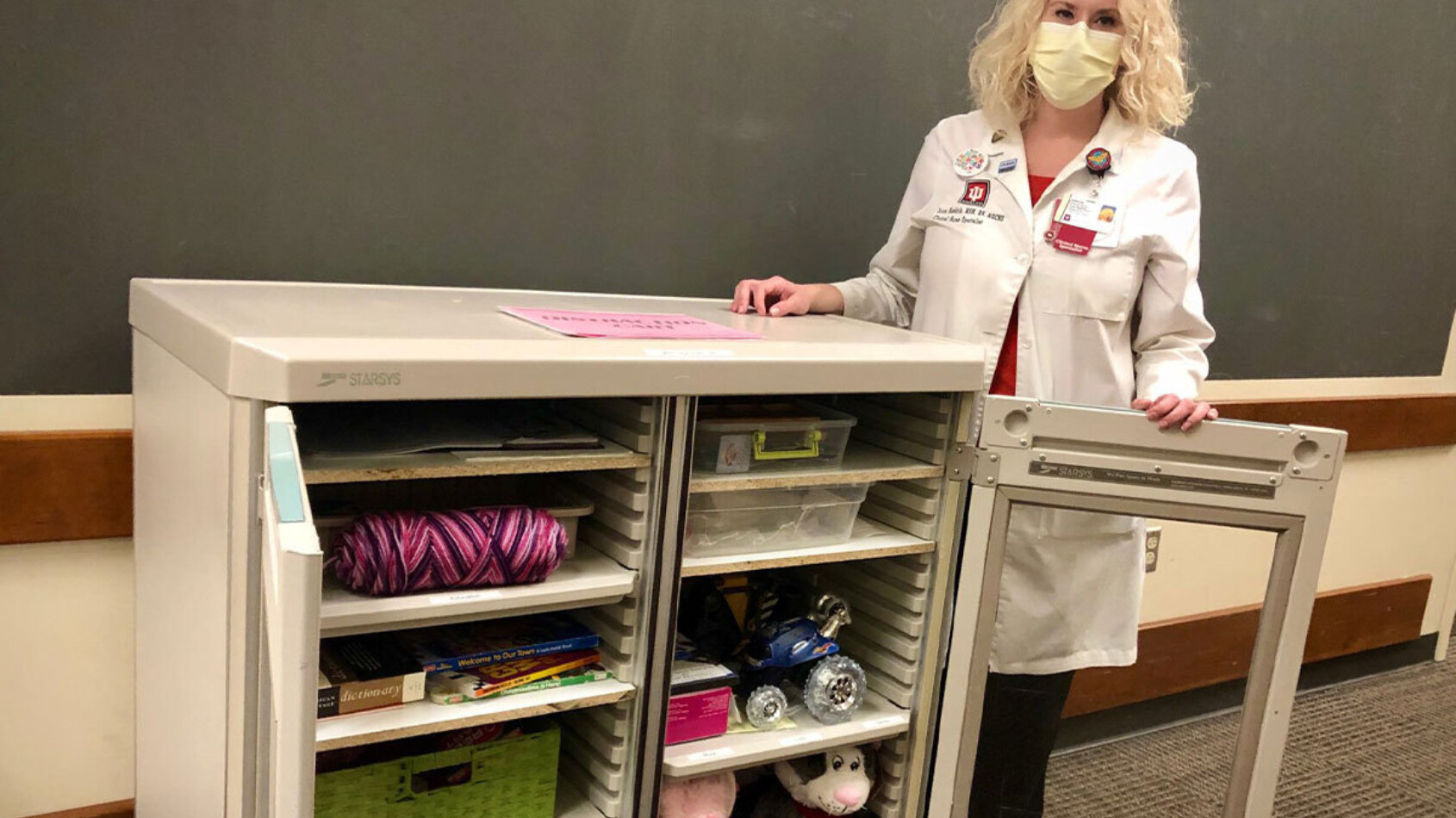 ‘Distraction cart’ brings comfort to elderly patients | IU Health